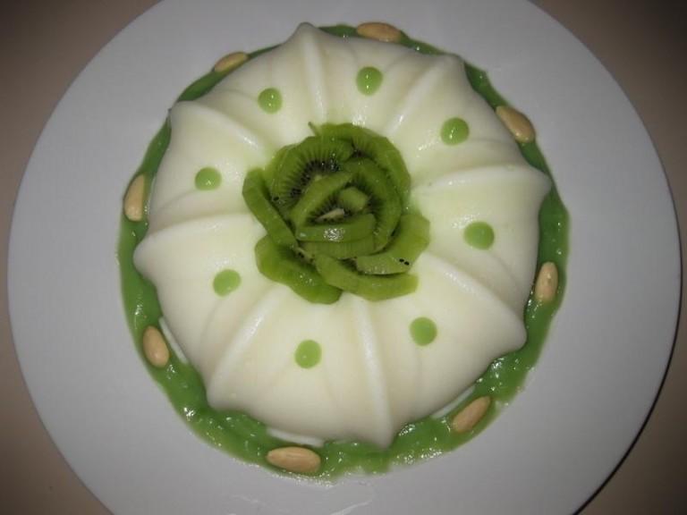 Budino di latte kiwi e mandorla - Le ricette di Teresa